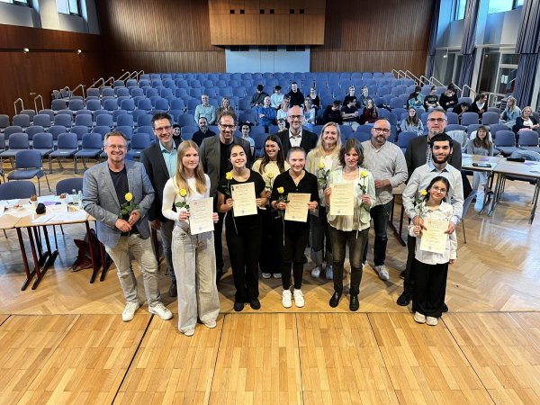 Jury macht es sich nicht leicht: Lemgoer Schüler stellen Facharbeiten ...