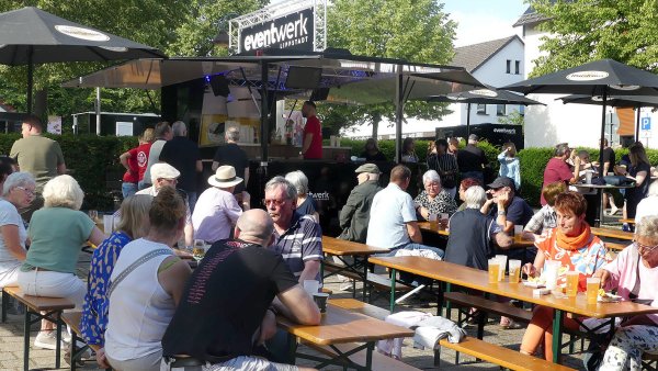Erstes Streetfood-Festival in Barntrup: Deftig, süß - und gesalzene ...