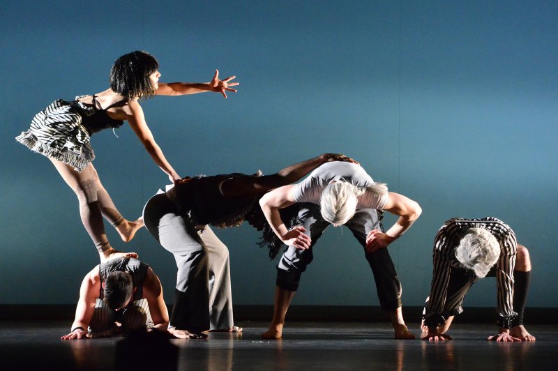 Publikum feiert die Jon Lehrer Dance Company im Landestheater | Kultur ...