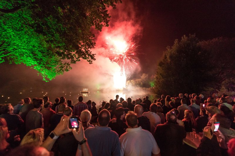"Ochsensee in Flammen" macht Schlangen zum Festival-Gelände | Lokale ...