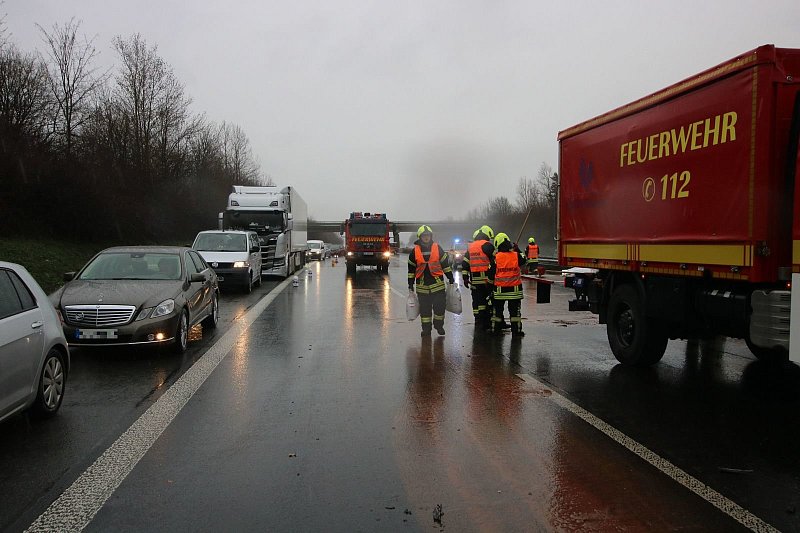 Schwerer Unfall auf der A2 zwischen Bad Oeynhausen und Vlotho | Nachrichten aus Ostwestfalen ...
