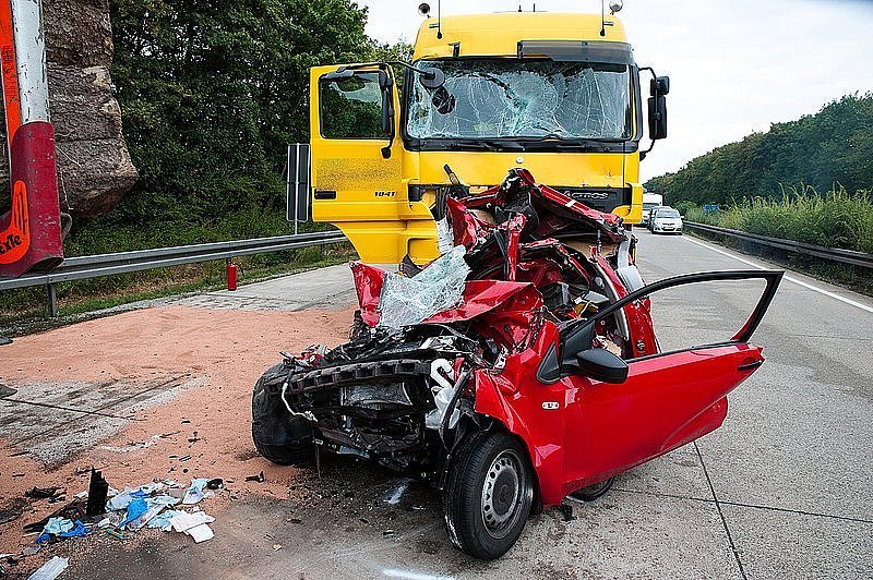 Schwerer Unfall auf der A44 bei Geseke | Nachrichten aus Ostwestfalen-Lippe - LZ.de