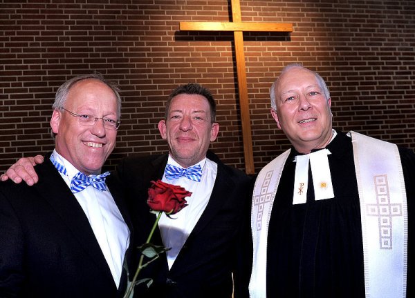 Kirchlicher Segen für Bielefelds Oberbürgermeister und seinen Partner ...