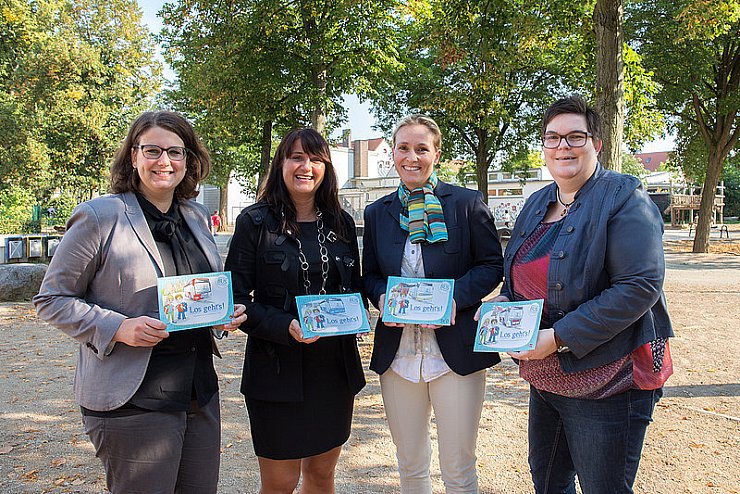 Bilderbuch lehrt i-Männchen das sichere Busfahren | Lokale Nachrichten ...