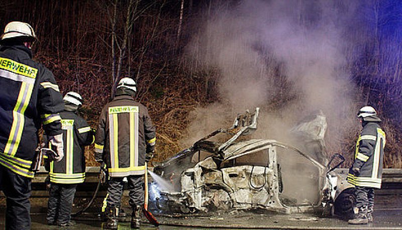 Schwerer Unfall auf der B1: Erwachsene und Kinder verletzt | Lokale Nachrichten aus Schlangen ...