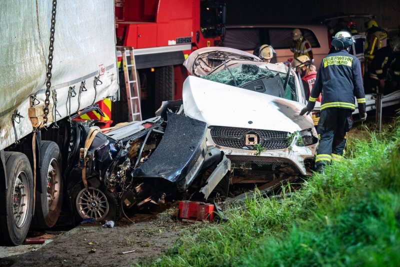 Unfall mit drei Toten auf A2 | Nachrichten aus aller Welt - LZ.de