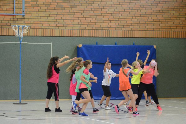 Spielerinnen des TuS Asemissen schwören auf Korbball | Wir bewegen ...