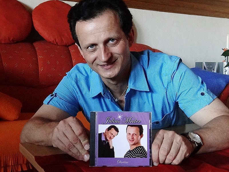 Julius Meder bricht Lanze für den Schlager | Kultur aktuell - LZ.de