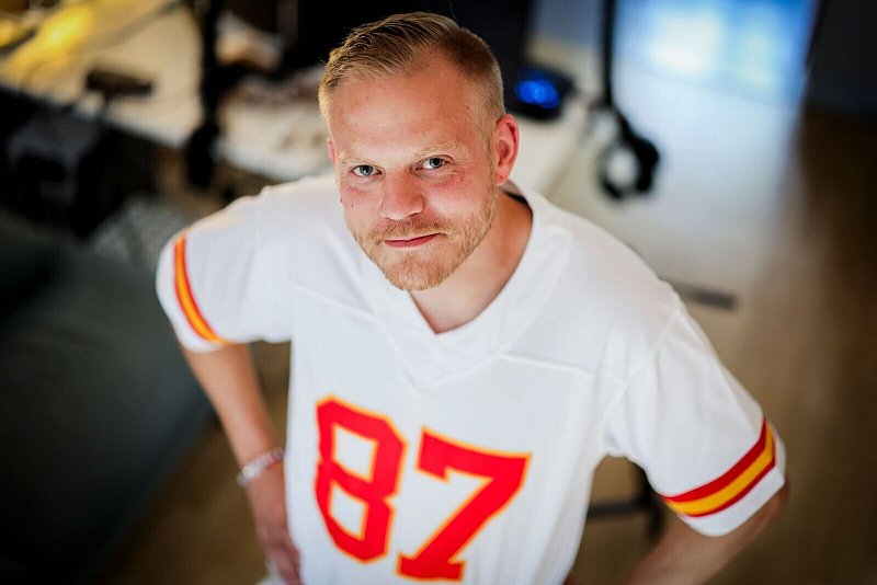 Snacks und Armbänder: Fans bereit für Taylor-Swift-Konzert | Nordrhein ...