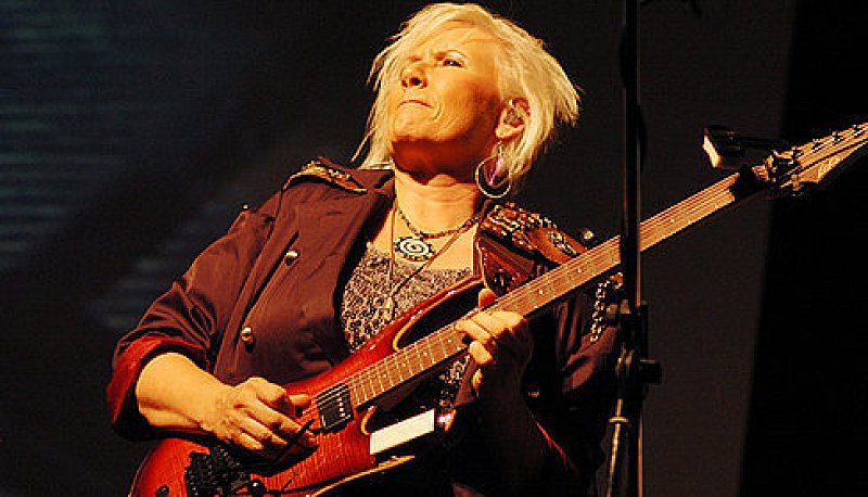 Jennifer Batten rockt die Detmolder Stadthalle | Kultur aktuell - LZ.de