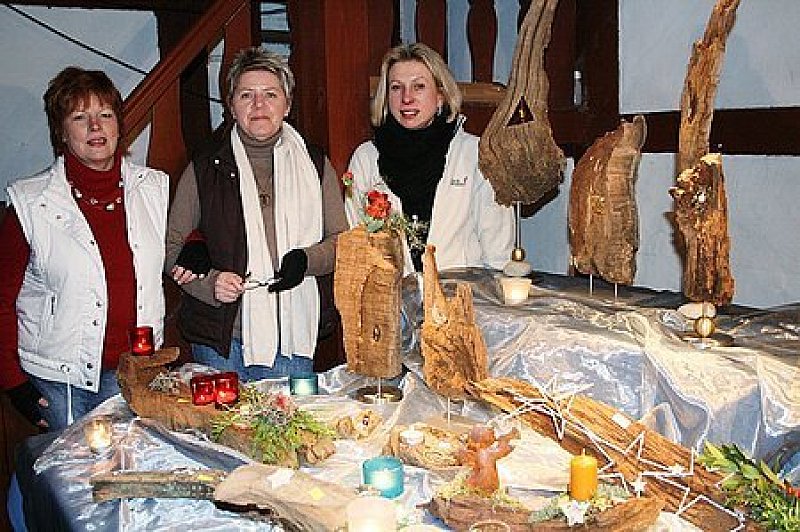 Aus einer uralten Eiche werden viele Skulpturen | Lokale Nachrichten ...