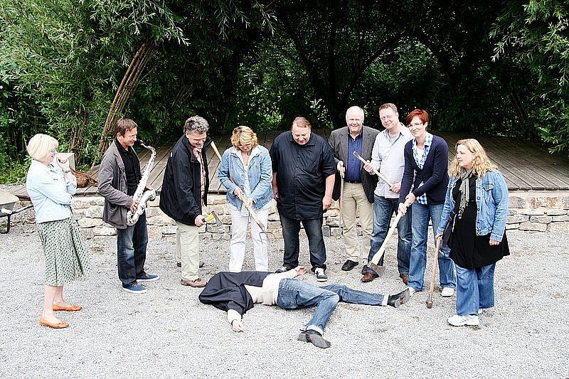 Schriftsteller gehen für die Heerser Mühle über Leichen | Lokale ...