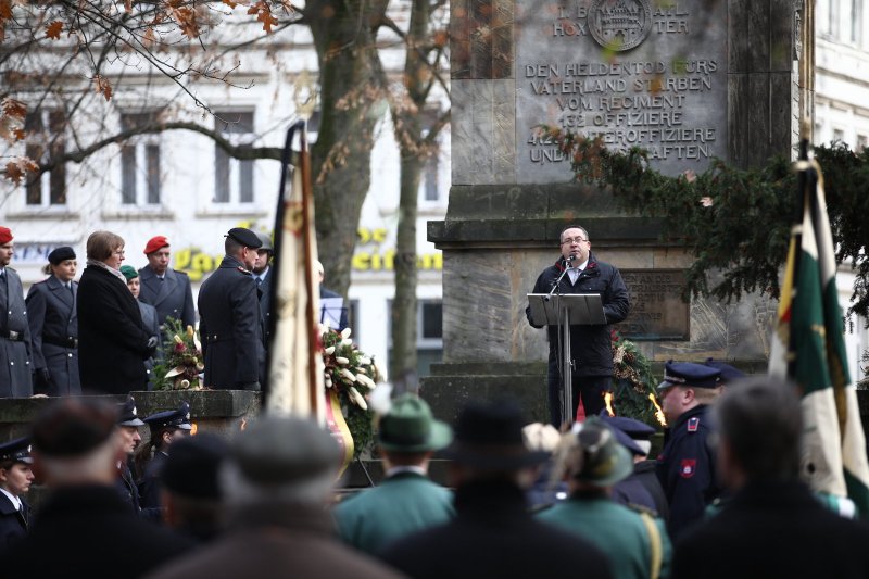 Lipper gedenken der Opfer von Krieg und Gewaltherrschaft | Lokale ...